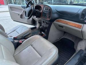 Melns Saab 900 1994 Viļņa, ar dzinēja tilpumu 2.30 L un nobraukumu 173 tūkst. km par 2800 €, foto 18 vietnē AUTOMOTO.COM.LV