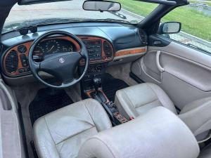 Melns Saab 900 1994 Viļņa, ar dzinēja tilpumu 2.30 L un nobraukumu 173 tūkst. km par 2800 €, foto 23 vietnē AUTOMOTO.COM.LV