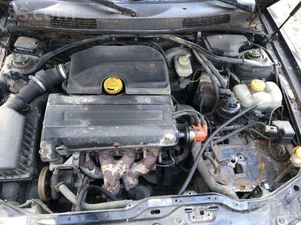 Black Saab 900 1995 in Riga, with an engine capacity of 2.30 L and mileage of 182 thousand km for 800 €, photo 2 on AUTOMOTO.COM.LV