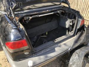 Black Saab 900 1995 in Riga, with an engine capacity of 2.30 L and mileage of 182 thousand km for 800 €, photo 10 on AUTOMOTO.COM.LV