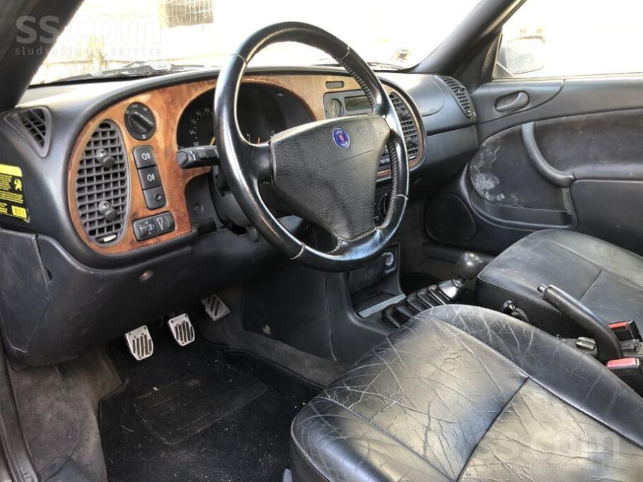 Black Saab 900 1995 in Riga, with an engine capacity of 2.30 L and mileage of 182 thousand km for 800 €, photo 13 on AUTOMOTO.COM.LV