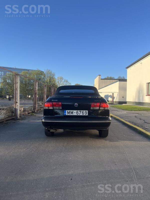 Black Saab 900 1996 in Riga, with an engine capacity of 2.00 L and mileage of 290 thousand km for 3500 €, photo 4 on AUTOMOTO.COM.LV