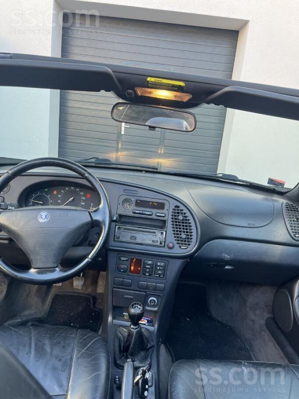 Black Saab 900 1996 in Riga, with an engine capacity of 2.00 L and mileage of 290 thousand km for 3500 €, photo 7 on AUTOMOTO.COM.LV