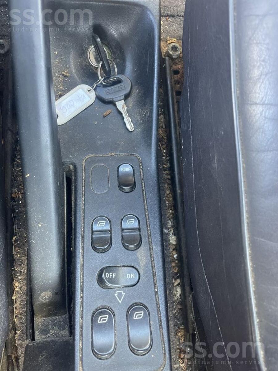 Melns Saab 900 1992 Jelgava, ar dzinēja tilpumu 2.00 L un nobraukumu 250 tūkst. km par 3900 €, foto 5 vietnē AUTOMOTO.COM.LV