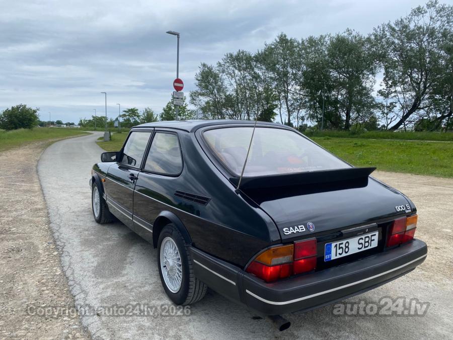 Melns Saab 900 1993 Hāpsalu, ar dzinēja tilpumu 2.00 L un nobraukumu 324 tūkst. km par 7500 €, foto 3 vietnē AUTOMOTO.COM.LV