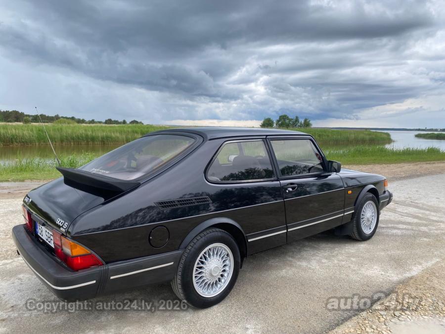 Melns Saab 900 1993 Hāpsalu, ar dzinēja tilpumu 2.00 L un nobraukumu 324 tūkst. km par 7500 €, foto 5 vietnē AUTOMOTO.COM.LV