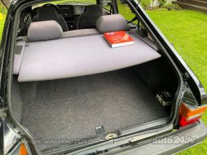 Melns Saab 900 1993 Hāpsalu, ar dzinēja tilpumu 2.00 L un nobraukumu 324 tūkst. km par 7500 €, foto 8 vietnē AUTOMOTO.COM.LV