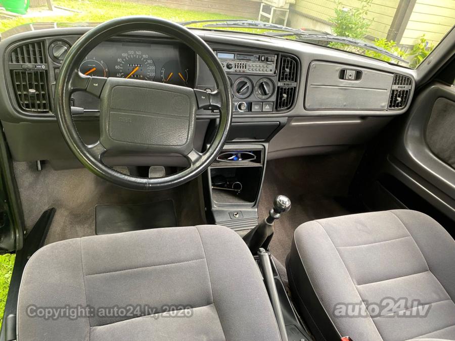 Melns Saab 900 1993 Hāpsalu, ar dzinēja tilpumu 2.00 L un nobraukumu 324 tūkst. km par 7500 €, foto 10 vietnē AUTOMOTO.COM.LV