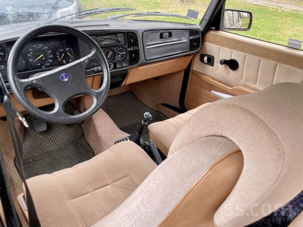 Black Saab 900 1986 in Riga, with an engine capacity of 2.00 L and mileage of 358 thousand km for 4200 €, photo 7 on AUTOMOTO.COM.LV