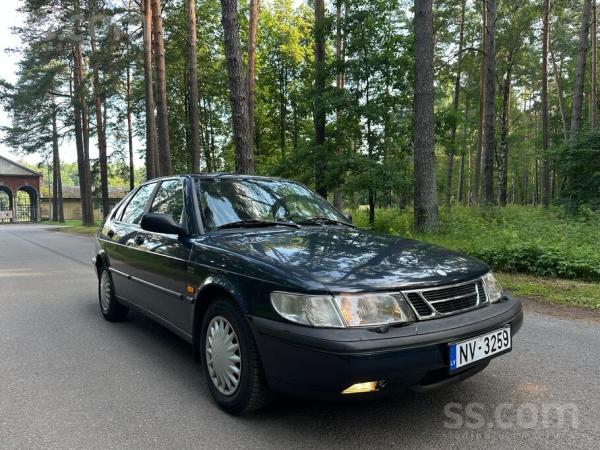 Blue Saab 900 1995 in Riga, with an engine capacity of 2.00 L and mileage of 219 thousand km for 2250 €, photo 2 on AUTOMOTO.COM.LV