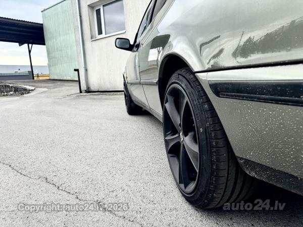 Green Saab 900 1997 in Tallinn, with an engine capacity of 2.00 L and mileage of 266 thousand km for 4000 €, photo 8 on AUTOMOTO.COM.LV