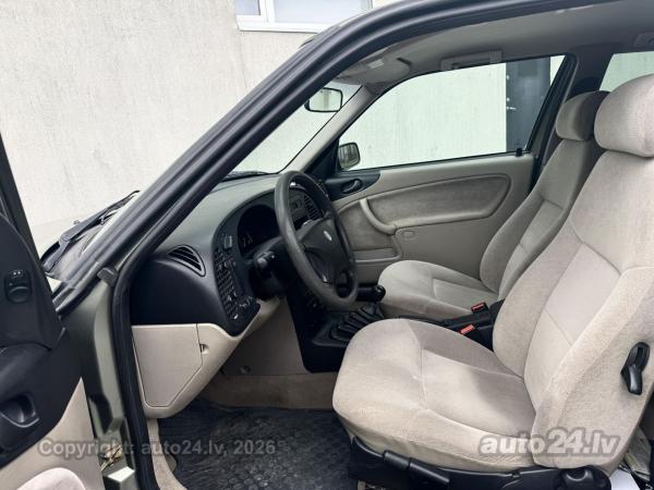 Green Saab 900 1997 in Tallinn, with an engine capacity of 2.00 L and mileage of 266 thousand km for 4000 €, photo 9 on AUTOMOTO.COM.LV