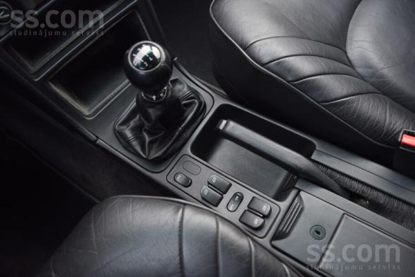 Black Saab 9000 1995 in Riga, with an engine capacity of 2.00 L and mileage of 111 thousand km for 9500 €, photo 5 on AUTOMOTO.COM.LV