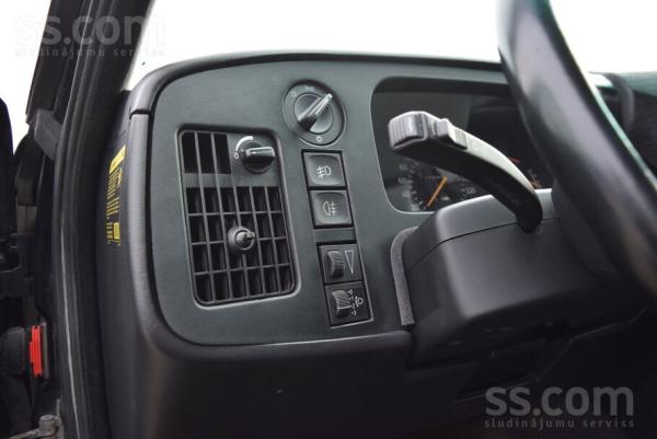 Black Saab 9000 1995 in Riga, with an engine capacity of 2.00 L and mileage of 111 thousand km for 9500 €, photo 9 on AUTOMOTO.COM.LV