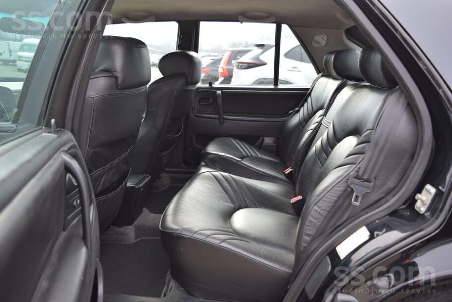 Black Saab 9000 1995 in Riga, with an engine capacity of 2.00 L and mileage of 111 thousand km for 9500 €, photo 14 on AUTOMOTO.COM.LV