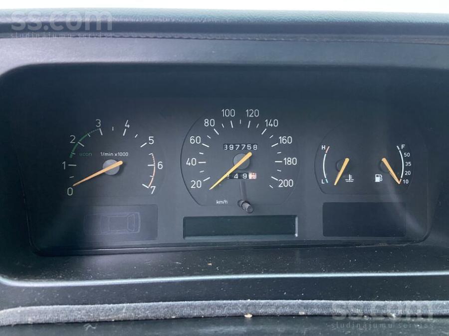 Черный Сааб 9000 1995 в Валмиера, объемом двигателя 2.30 л и пробегом 398 тыс. км за 450 €, фото 4 на AUTOMOTO.COM.LV
