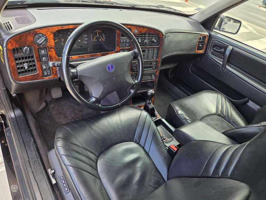 Melns Saab 9000 1996 Viļņa, ar dzinēja tilpumu 2.29 L un nobraukumu 242 tūkst. km par 8900 €, foto 3 vietnē AUTOMOTO.COM.LV