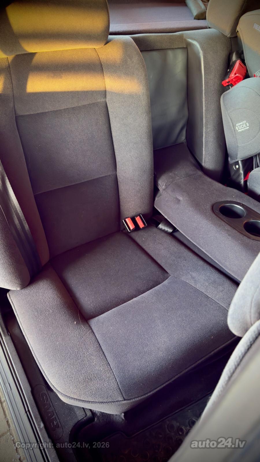 Zils Saab 9000 1997 Tallina, ar dzinēja tilpumu 2.00 L un nobraukumu 242 tūkst. km par 2000 €, foto 7 vietnē AUTOMOTO.COM.LV