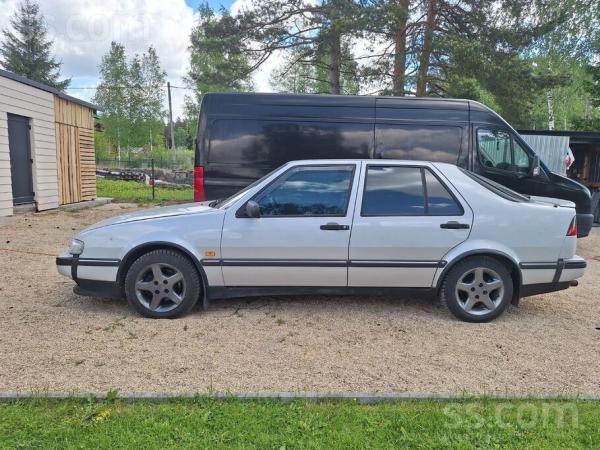 Pelēks Saab 9000 1995 Rīga, ar dzinēja tilpumu 2.30 L un nobraukumu 373 tūkst. km par 2900 €, foto 4 vietnē AUTOMOTO.COM.LV
