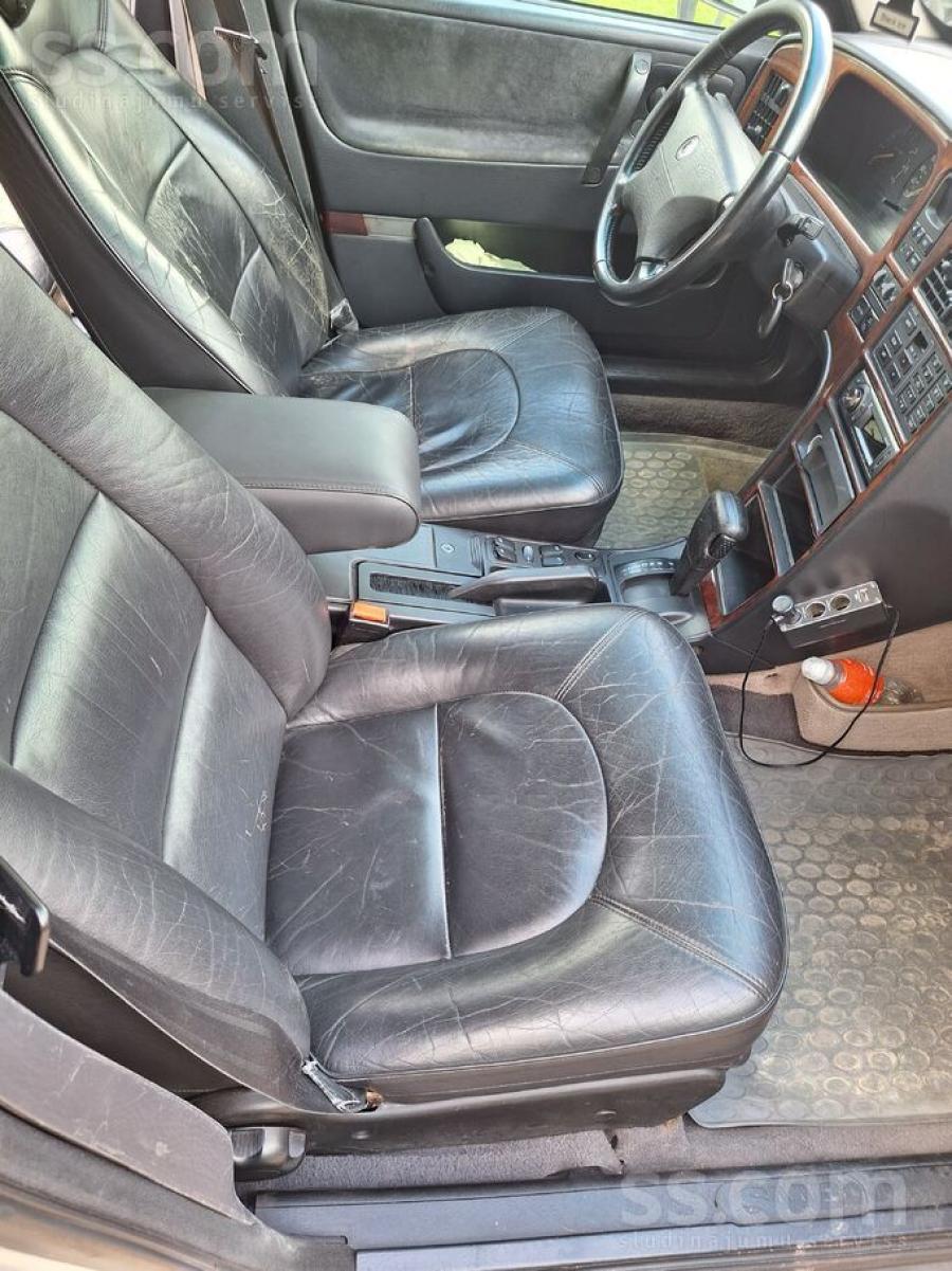 Pelēks Saab 9000 1995 Rīga, ar dzinēja tilpumu 2.30 L un nobraukumu 373 tūkst. km par 2900 €, foto 10 vietnē AUTOMOTO.COM.LV