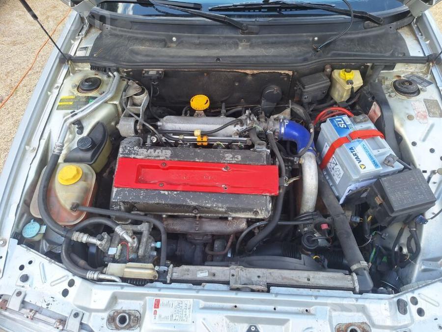 Pelēks Saab 9000 1995 Rīga, ar dzinēja tilpumu 2.30 L un nobraukumu 373 tūkst. km par 2900 €, foto 15 vietnē AUTOMOTO.COM.LV