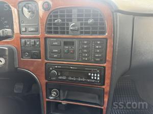 Red Saab 9000 1993 in Riga, with an engine capacity of 2.30 L and mileage of 240 thousand km for 2690 €, photo 17 on AUTOMOTO.COM.LV