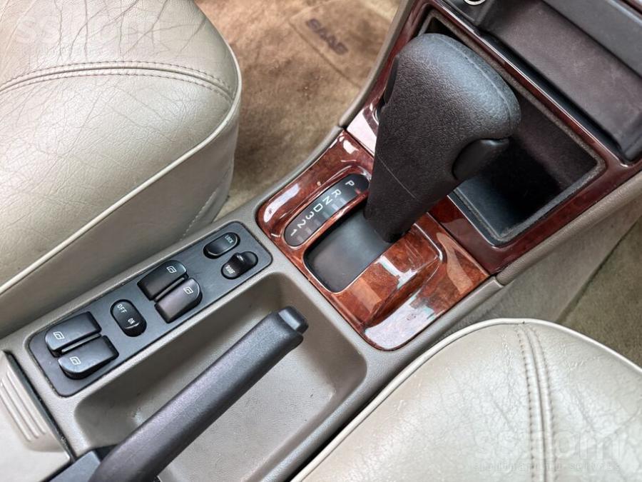 Red Saab 9000 1995 in Riga, with an engine capacity of 3.00 L and mileage of 212 thousand km for 2850 €, photo 20 on AUTOMOTO.COM.LV
