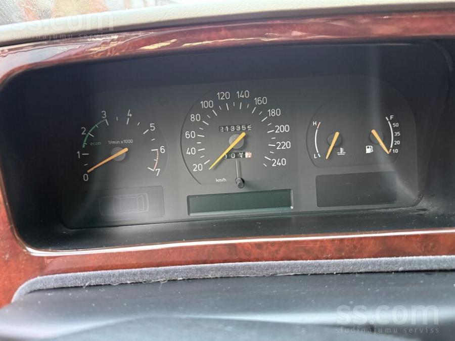 Red Saab 9000 1995 in Riga, with an engine capacity of 3.00 L and mileage of 212 thousand km for 2850 €, photo 22 on AUTOMOTO.COM.LV
