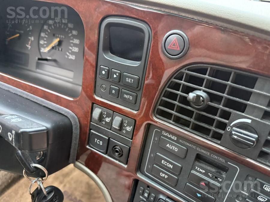 Red Saab 9000 1995 in Riga, with an engine capacity of 3.00 L and mileage of 212 thousand km for 2850 €, photo 24 on AUTOMOTO.COM.LV