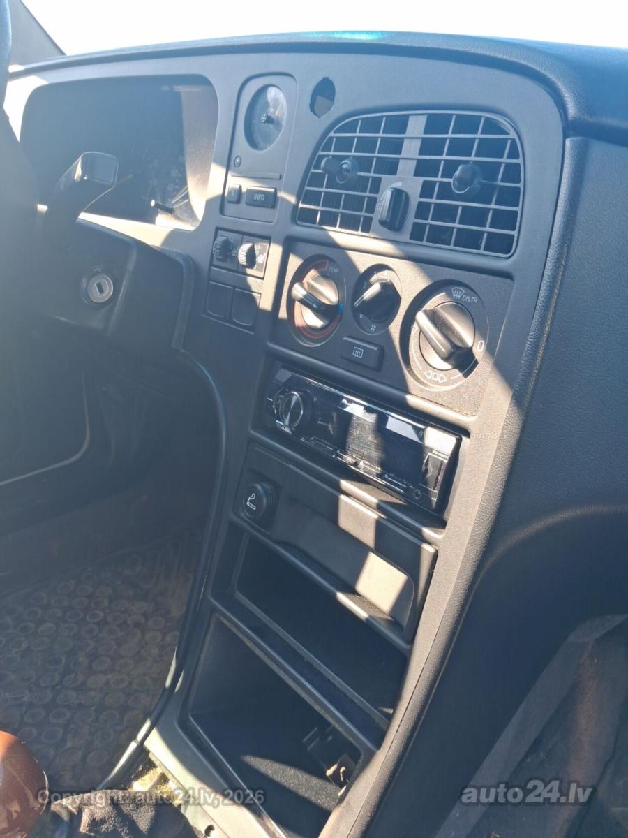 Balts Saab 9000 1995 Tallina, ar dzinēja tilpumu 2.00 L un nobraukumu 347 tūkst. km par 600 €, foto 9 vietnē AUTOMOTO.COM.LV