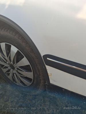 Balts Saab 9000 1995 Tallina, ar dzinēja tilpumu 2.00 L un nobraukumu 347 tūkst. km par 600 €, foto 12 vietnē AUTOMOTO.COM.LV