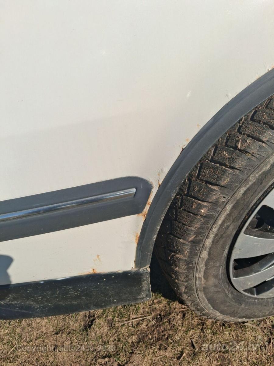 Balts Saab 9000 1995 Tallina, ar dzinēja tilpumu 2.00 L un nobraukumu 347 tūkst. km par 600 €, foto 13 vietnē AUTOMOTO.COM.LV