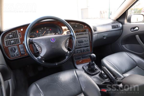 Blue Saab 95 2004 in Riga, with an engine capacity of 2.20 L and mileage of 374 thousand km for 1200 €, photo 6 on AUTOMOTO.COM.LV