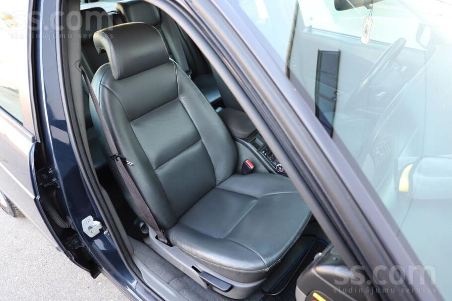 Blue Saab 95 2004 in Riga, with an engine capacity of 2.20 L and mileage of 374 thousand km for 1200 €, photo 7 on AUTOMOTO.COM.LV