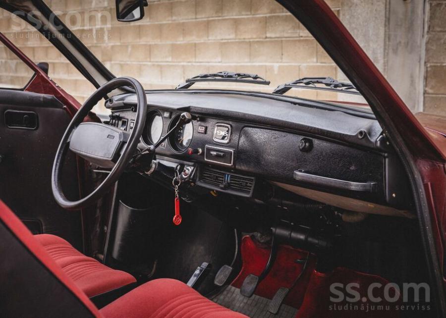 Sarkans Saab 96 1977 Rīga, ar dzinēja tilpumu 1.50 L un nobraukumu 167 tūkst. km par 4800 €, foto 7 vietnē AUTOMOTO.COM.LV