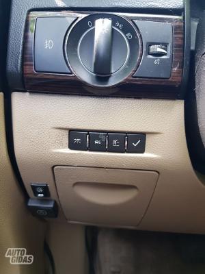 White Saturn Vue 2009 in Vilnius, with an engine capacity of 3.60 L and mileage of 278 thousand km for 2699 €, photo 12 on AUTOMOTO.COM.LV