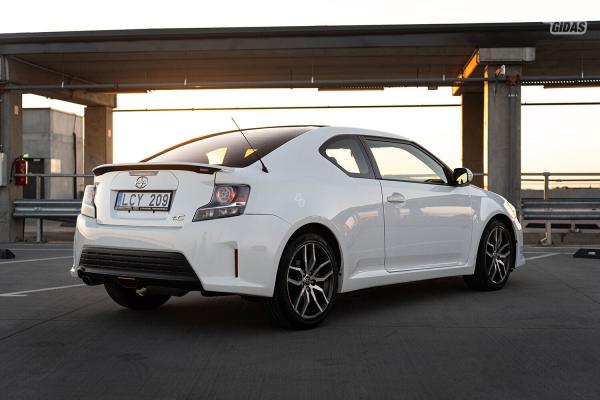 White Scion TC 2014 in Vilnius, with an engine capacity of 2.50 L and mileage of 196 thousand km for 8000 €, photo 4 on AUTOMOTO.COM.LV