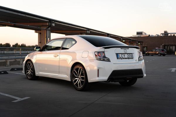 White Scion TC 2014 in Vilnius, with an engine capacity of 2.50 L and mileage of 196 thousand km for 8000 €, photo 6 on AUTOMOTO.COM.LV