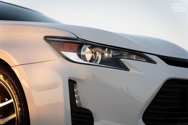 White Scion TC 2014 in Vilnius, with an engine capacity of 2.50 L and mileage of 196 thousand km for 8000 €, photo 8 on AUTOMOTO.COM.LV
