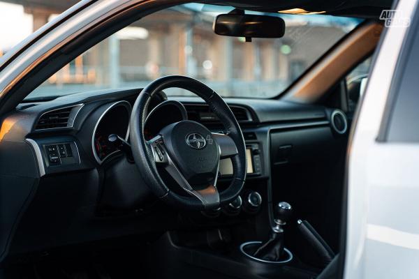 White Scion TC 2014 in Vilnius, with an engine capacity of 2.50 L and mileage of 196 thousand km for 8000 €, photo 10 on AUTOMOTO.COM.LV