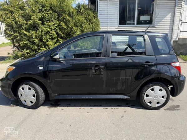 Black Scion xA 2005 in Kaunas, with an engine capacity of 1.50 L and mileage of 129 thousand km for 900 €, photo 8 on AUTOMOTO.COM.LV