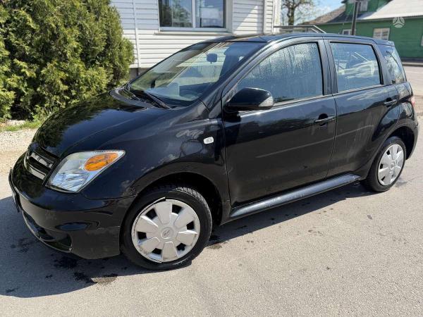 Black Scion xA 2005 in Kaunas, with an engine capacity of 1.50 L and mileage of 129 thousand km for 470 €, photo 2 on AUTOMOTO.COM.LV