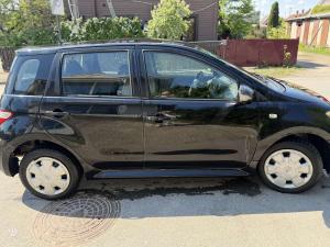 Black Scion xA 2005 in Kaunas, with an engine capacity of 1.50 L and mileage of 129 thousand km for 470 €, photo 6 on AUTOMOTO.COM.LV
