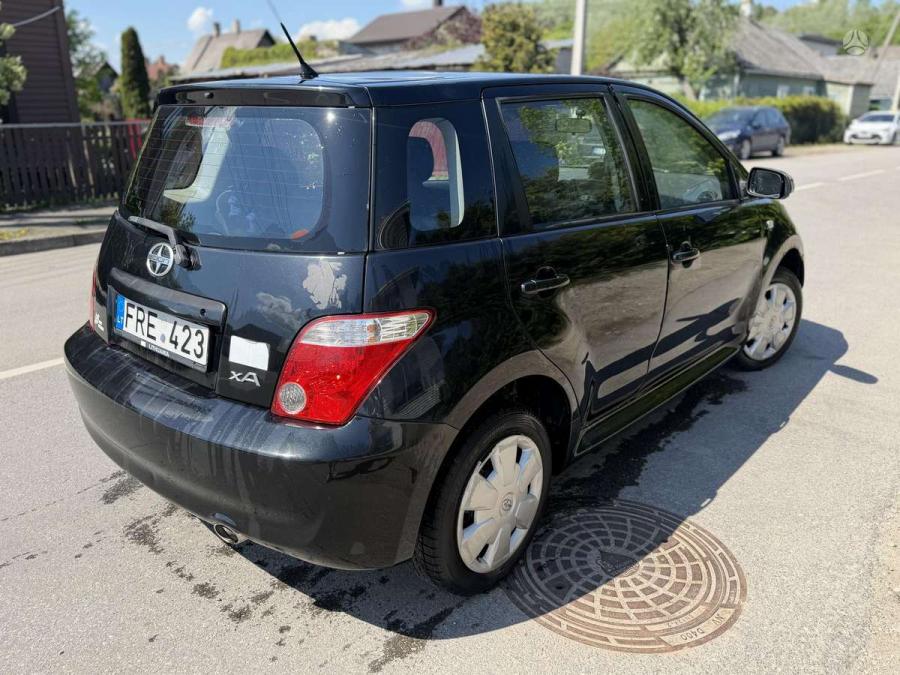 Black Scion xA 2005 in Kaunas, with an engine capacity of 1.50 L and mileage of 129 thousand km for 470 €, photo 7 on AUTOMOTO.COM.LV