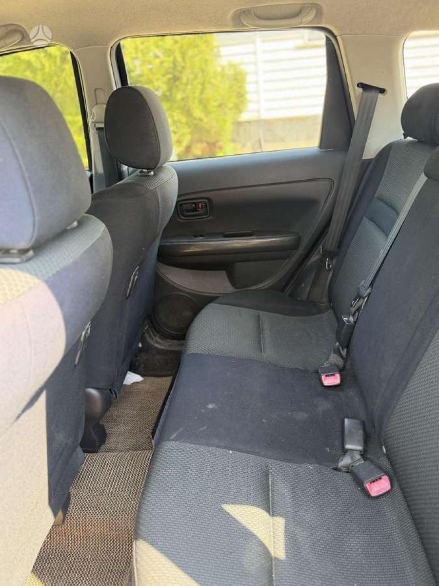 Black Scion xA 2005 in Kaunas, with an engine capacity of 1.50 L and mileage of 129 thousand km for 470 €, photo 16 on AUTOMOTO.COM.LV