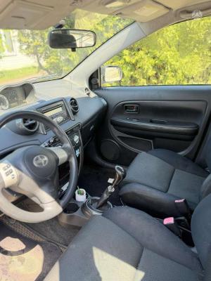 Black Scion xA 2005 in Kaunas, with an engine capacity of 1.50 L and mileage of 129 thousand km for 470 €, photo 18 on AUTOMOTO.COM.LV