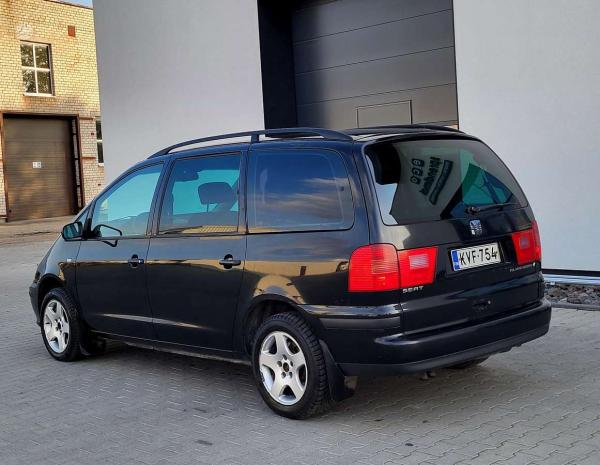 Melns SEAT Alhambra 2001 Šauļi, ar dzinēja tilpumu 2.80 L un nobraukumu 180 tūkst. km par 2750 €, foto 6 vietnē AUTOMOTO.COM.LV