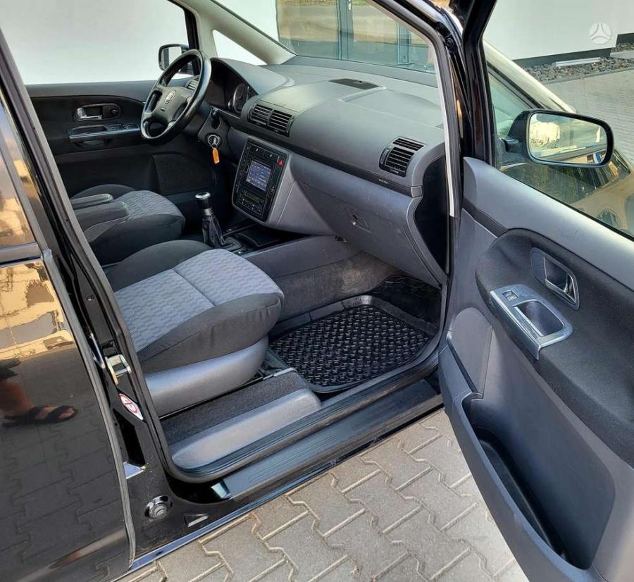 Melns SEAT Alhambra 2001 Šauļi, ar dzinēja tilpumu 2.80 L un nobraukumu 180 tūkst. km par 2750 €, foto 21 vietnē AUTOMOTO.COM.LV