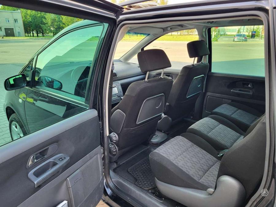 Melns SEAT Alhambra 2001 Šauļi, ar dzinēja tilpumu 2.80 L un nobraukumu 180 tūkst. km par 2750 €, foto 24 vietnē AUTOMOTO.COM.LV