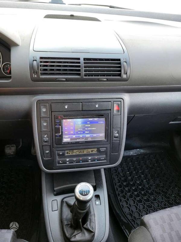 Black SEAT Alhambra 2001 in Siauliai, with an engine capacity of 2.80 L and mileage of 180 thousand km for 2750 €, photo 11 on AUTOMOTO.COM.LV